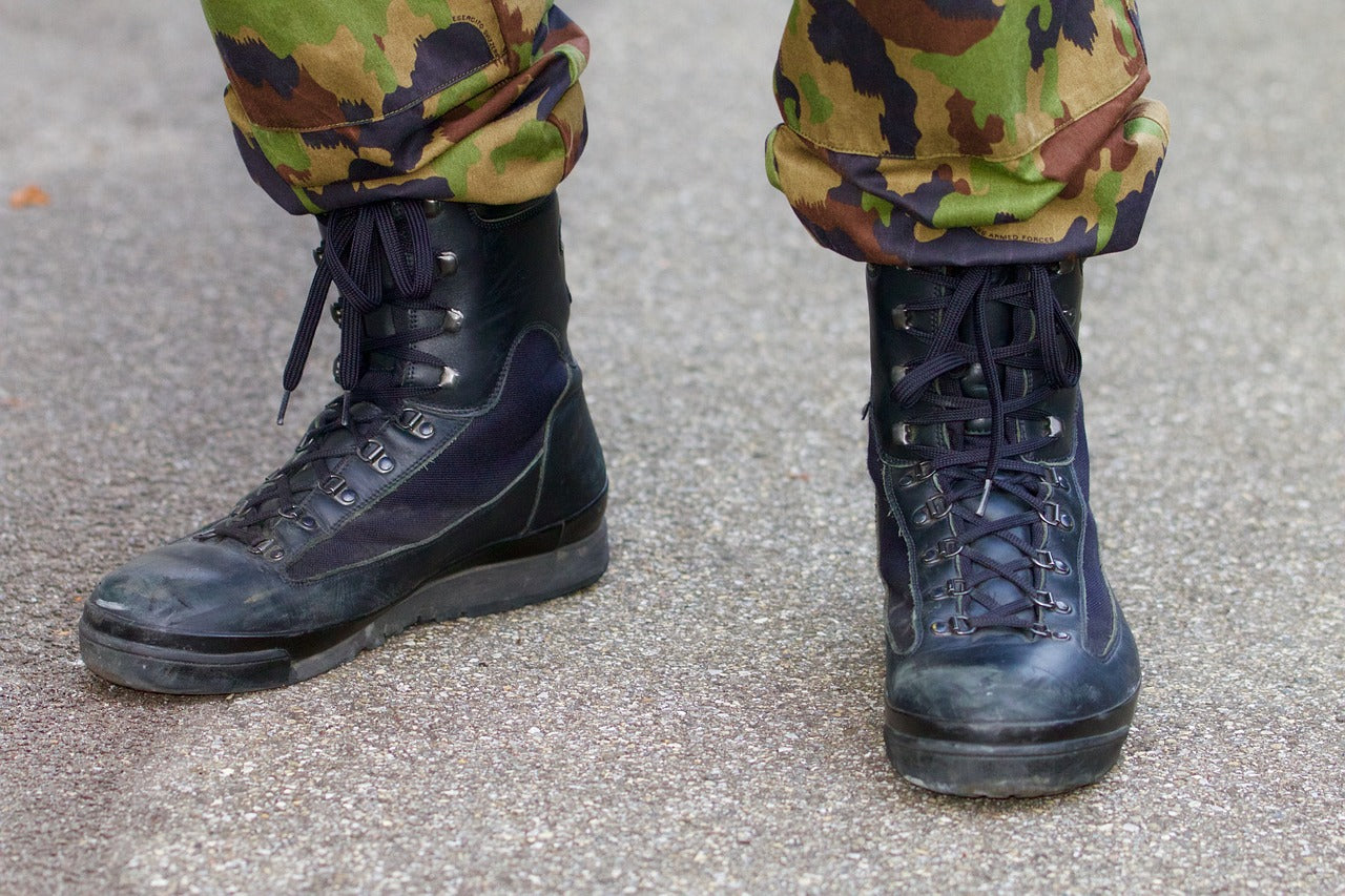 How to Lace Boots for a Military-Style Appearance – Lace Lab